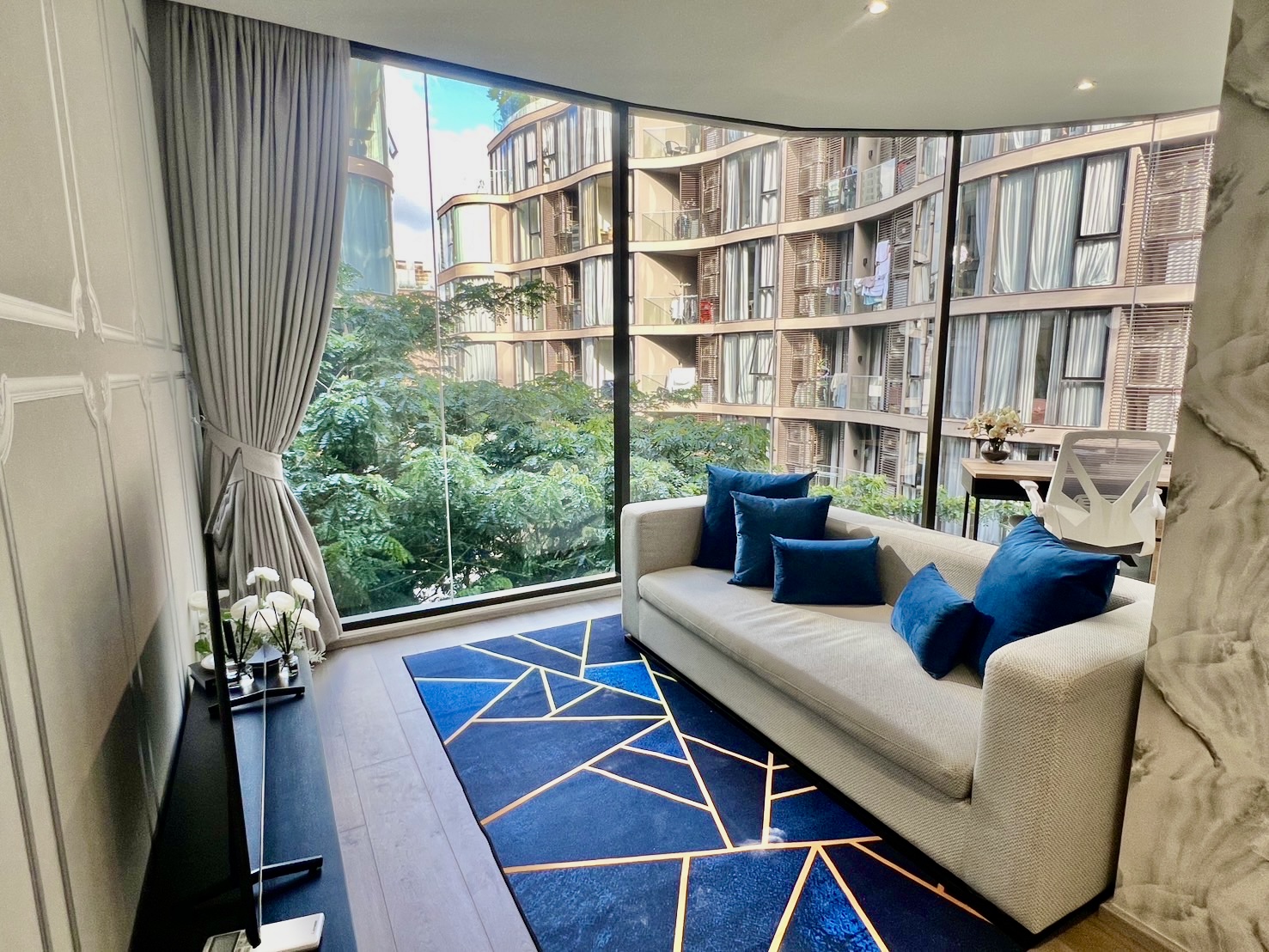 Fynn Asoke (Sukhumvit 10) - Luxe Group